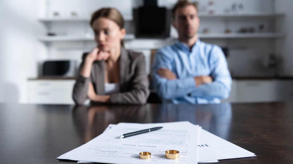 How Financial Statements and CIS Forms Impact Your Divorce Outcome